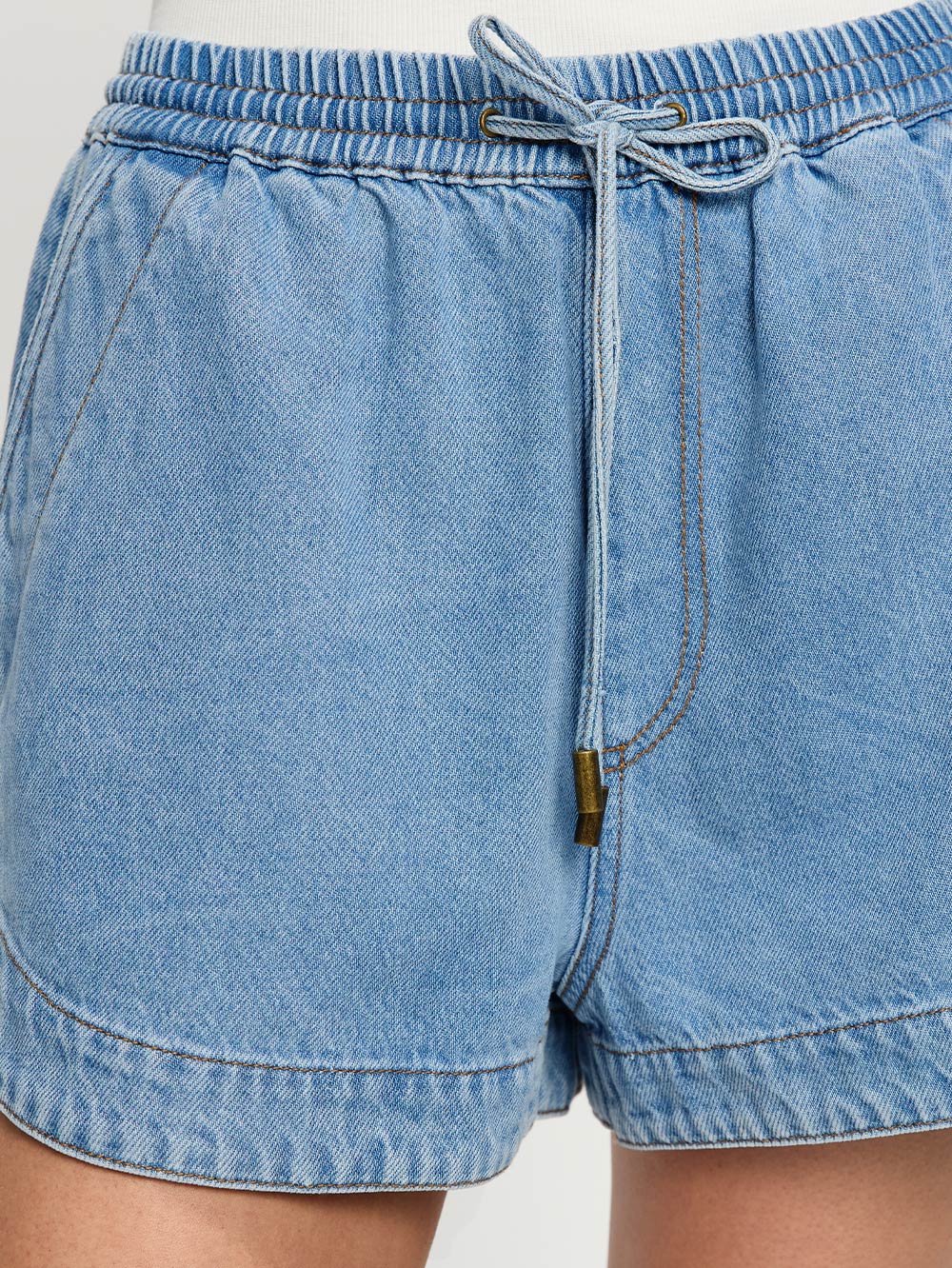 Emelie Denim Short | Relaxed Denim Short | KIVARI